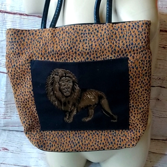 Bags | Lion Purse | Poshmark